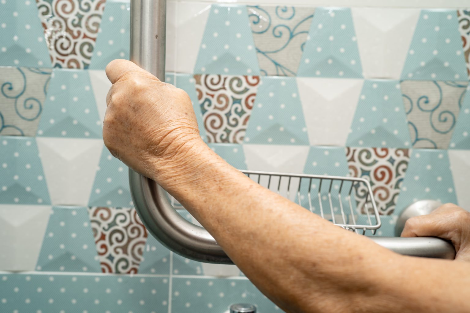 The Ultimate Guide To Walk In Tubs For Seniors | Caliber Home Solutions